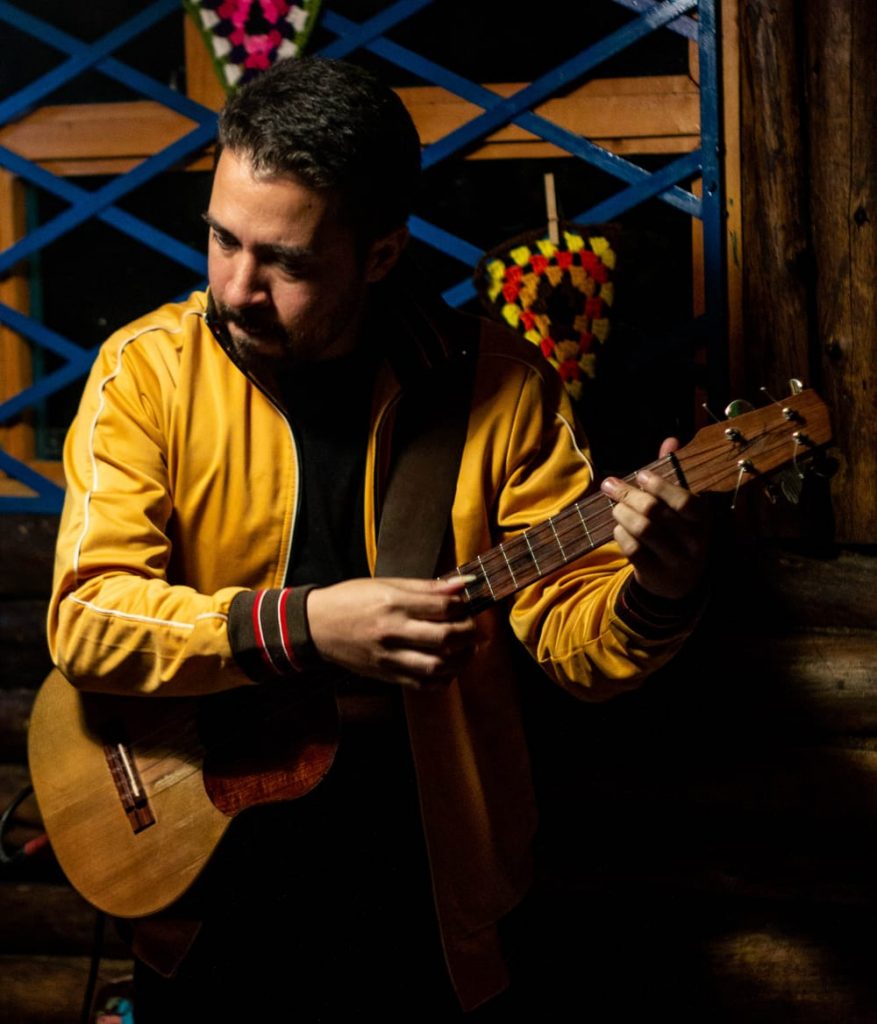 Edward Ramírez - Intérprete del cuatro venezolano y productor musical.